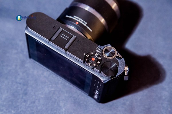 YI M1 Mirrorless Camera Hands-on Review