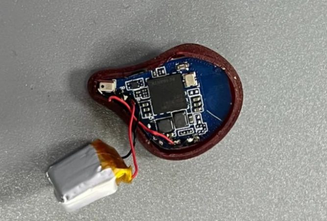 In-depth Disassembly of Sabbat E16 TWS Earbuds