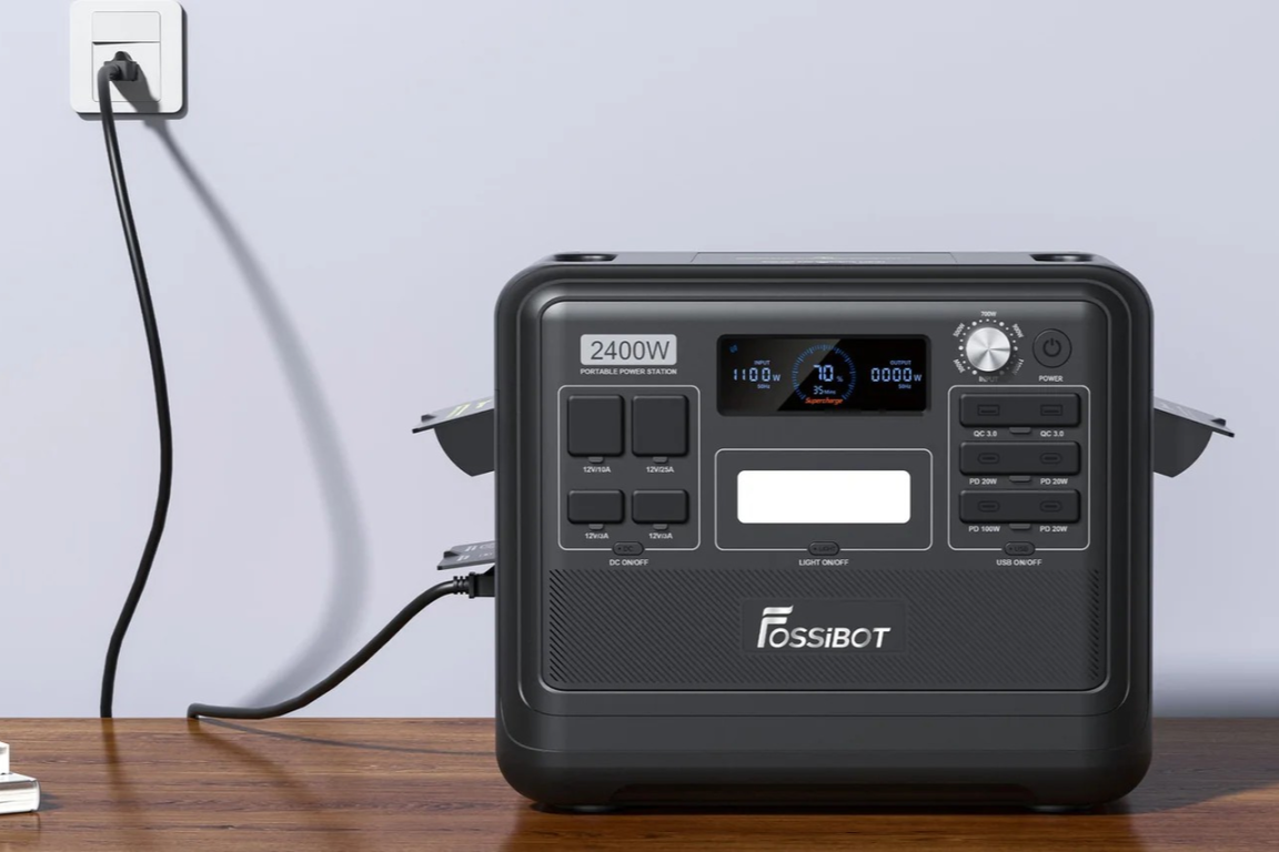 How does a portable power station work?